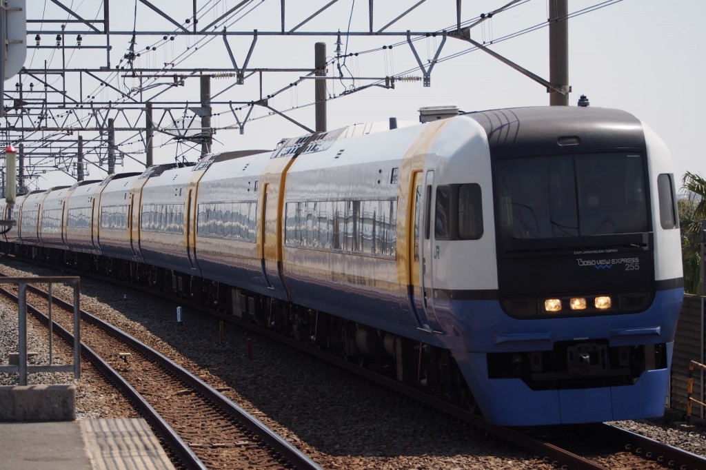 JR E255系 @ 葛西臨海公園駅 | めざせ撮り鉄