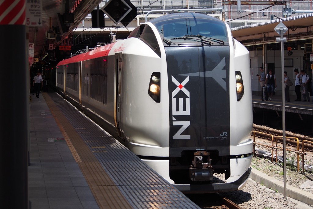 JR N'EX (E259系) @ 新宿駅 | めざせ撮り鉄